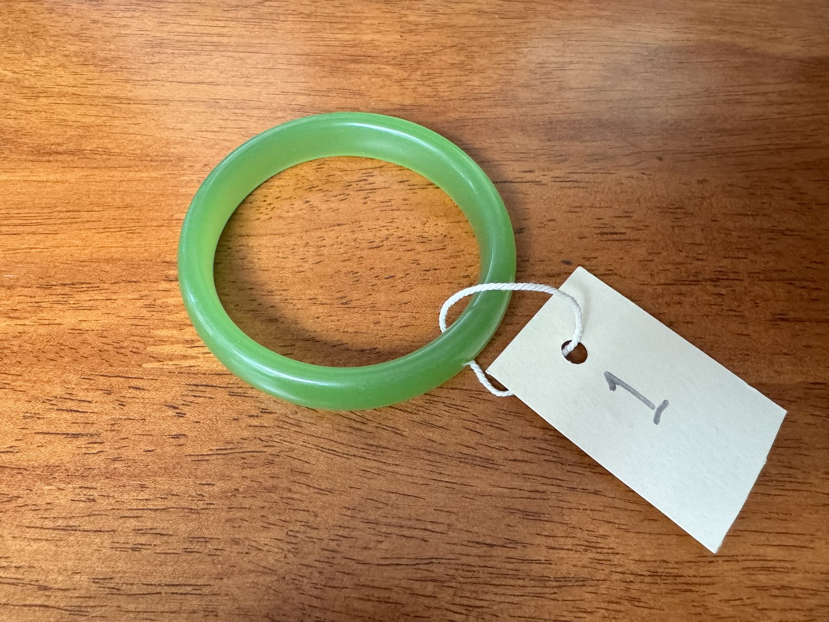 Real Jade vs Fake Jade: The Touch Experiment Identifying Jadeite Jade ...